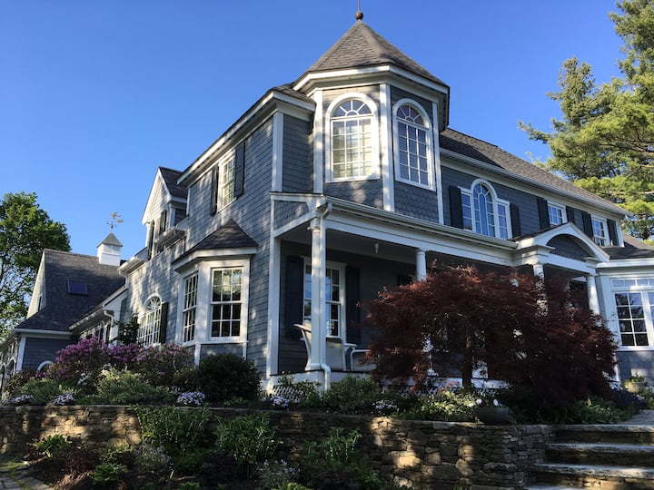 Nana-tucket Inn - Andover, MA