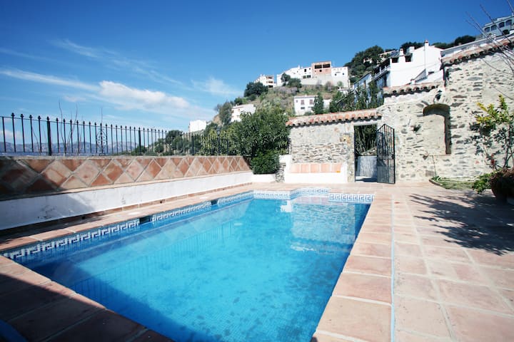 La Retarta Jubrique Sleeps 8-15 - Costa del Sol