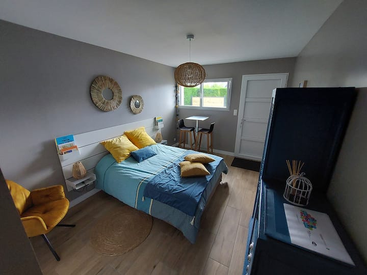 Studio Récent Avec Entrée Indépendante - Guichen