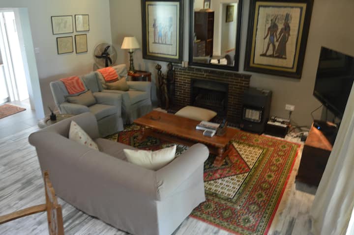 Suburban Bliss - Room 2 Of 2 In The Guesthouse - Harare