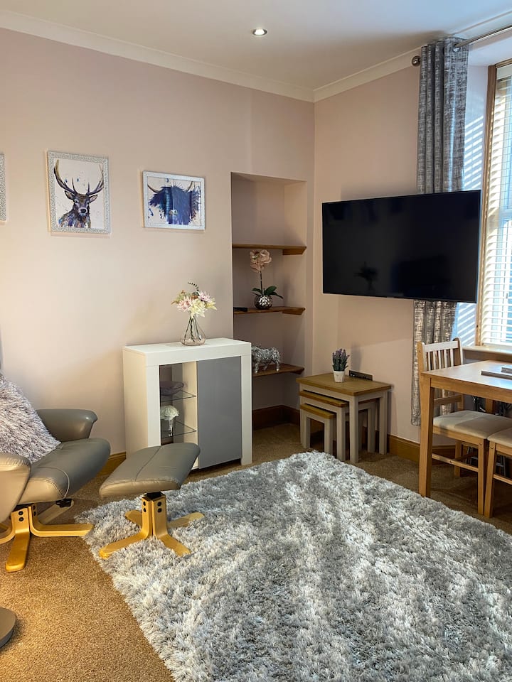 City Centre Ground Floor Apartment - Outdoor Space - Inverness, UK
