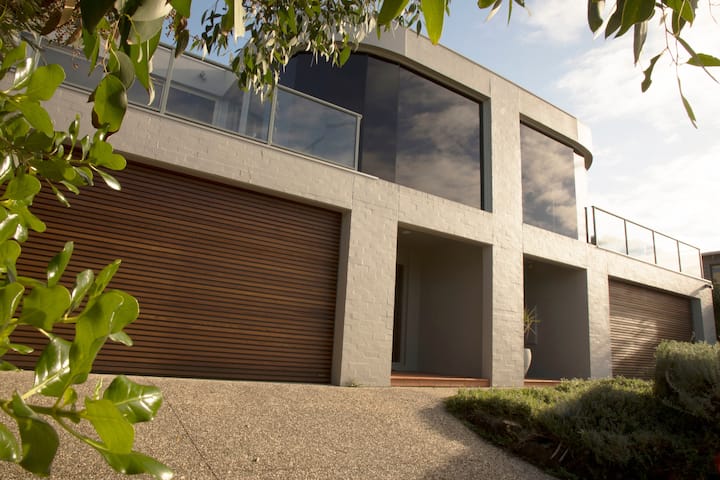 Magic Apartment + Views@83 Great Ocean Road Lorne - 洛恩