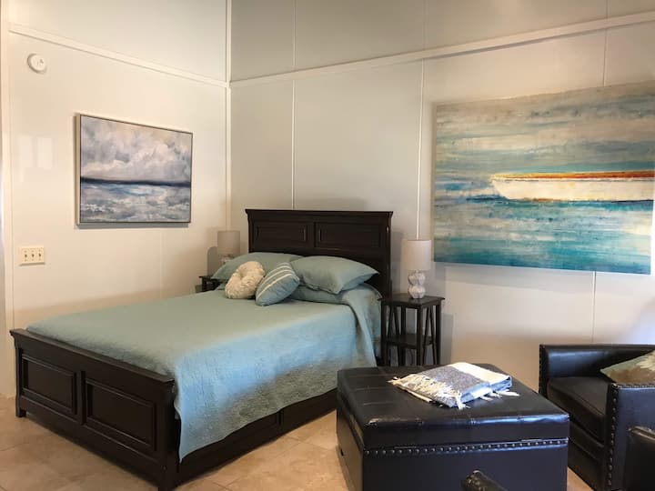 Cozy Bayside Studio Condo Fishing Getaway - South Padre Island