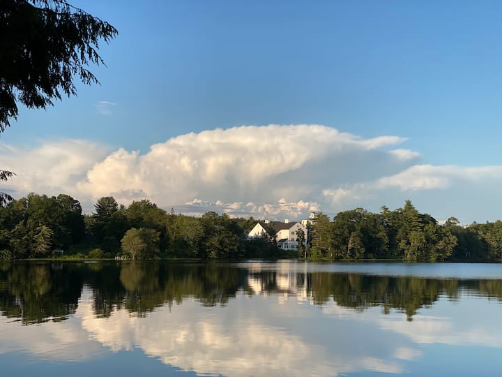Amazing View, Entire Lake House - 노팅험