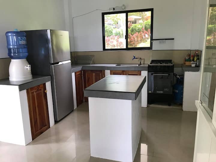 Casa Bella Vista (2 Bedrooms Upstairs) - Philippines
