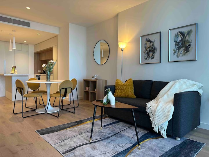 20% Off | High Floor Sea View Apt - Melbourne