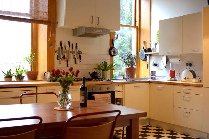 Apartment In Lovely Spacious Victorian Tenement - Glasgow