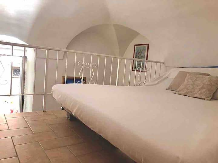 Appartamento Bilocale Con Soppalco Centro Storico - Liguria