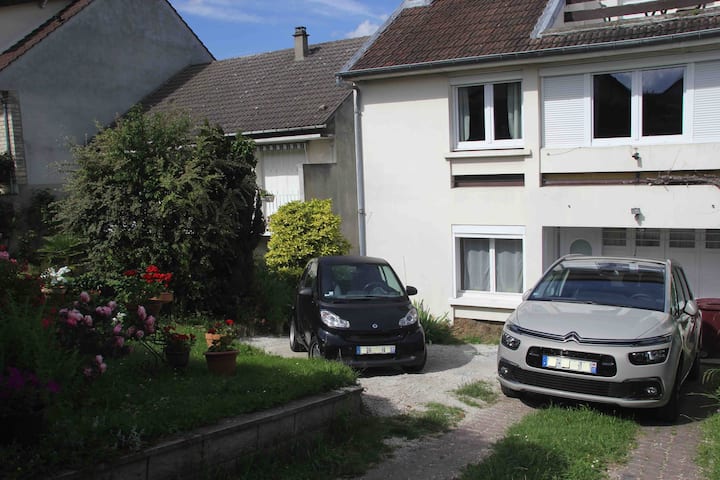 Disneyland Paris - Notre Dame De Paris - Chelles