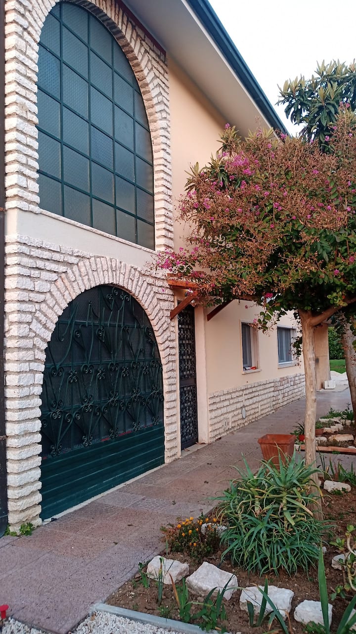 Gioiasulgarda, App.3 Arancio - Peschiera del Garda