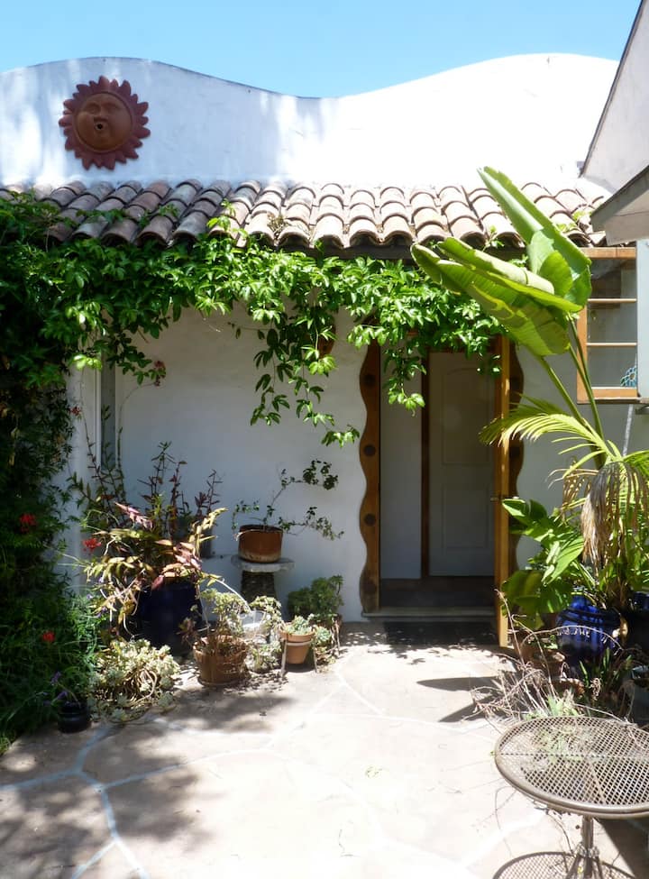 Pisces House, Centrally Located - Santa Barbara, CA