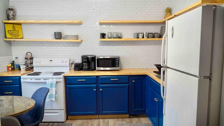 Newly Renovated Cottage Near Downtown Pensacola! - Pensacola, FL