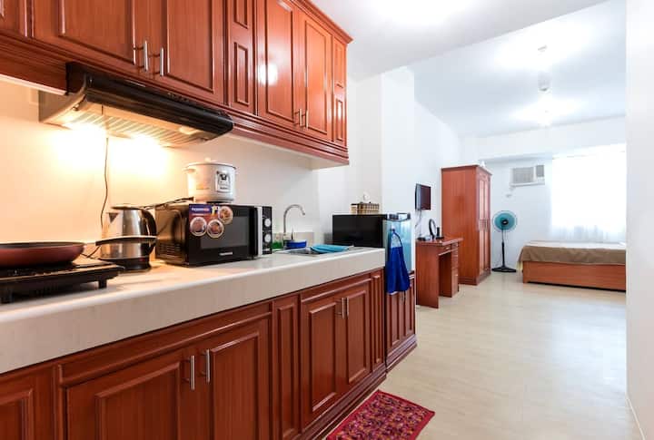 Doc's Place 1 @Mplace With Wifi & Cable Tv - Quezon City