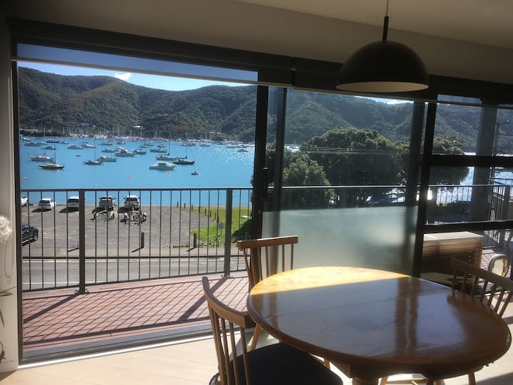 Waikawa Bay Beach, Picton - Picton