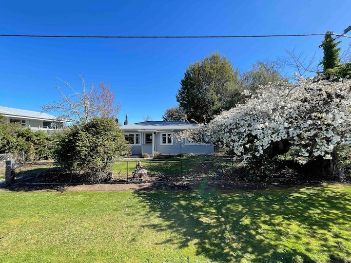 Cottage By The Park - Te Anau