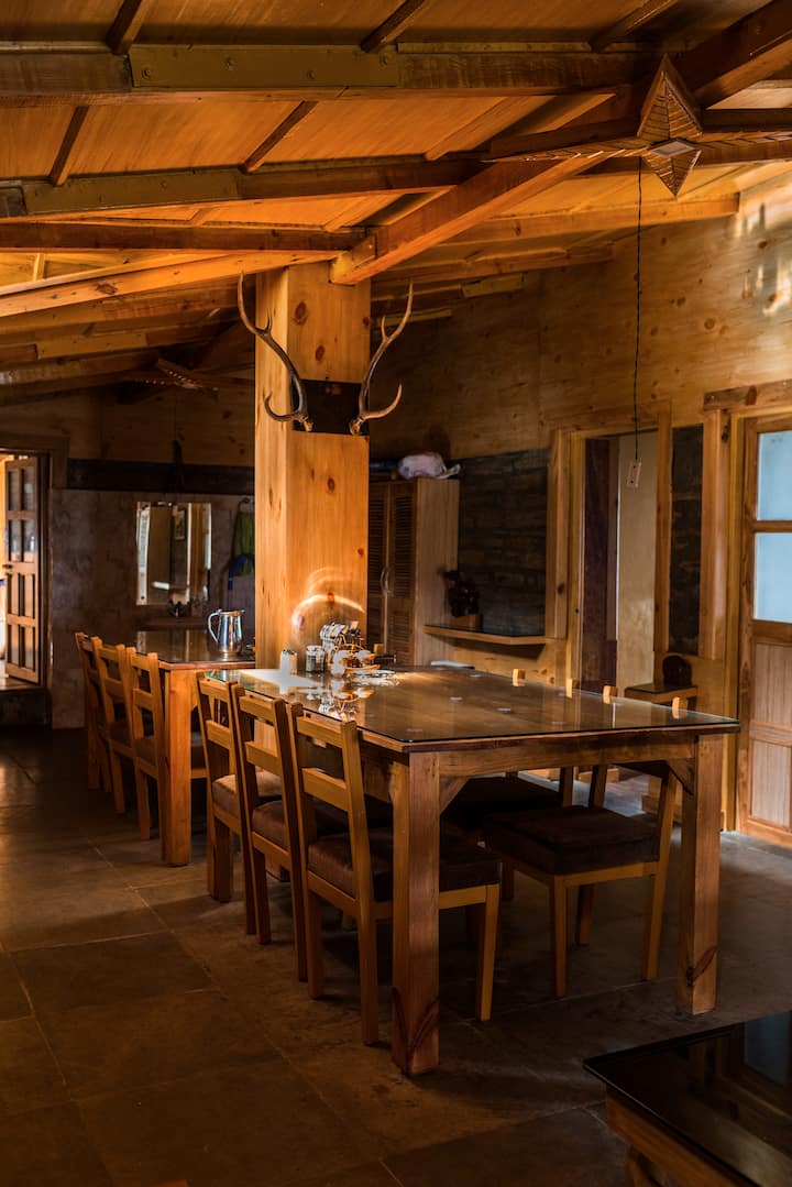 Panchachuli House  Deluxe King Suite - Mukteshwar