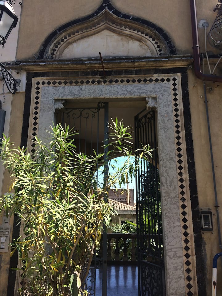 Charming Small Apartment Taormina - Taormina