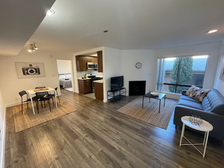 Modern 2bd/2ba W/ Central Ac, Gym, Pool And More! - 웨스트할리우드