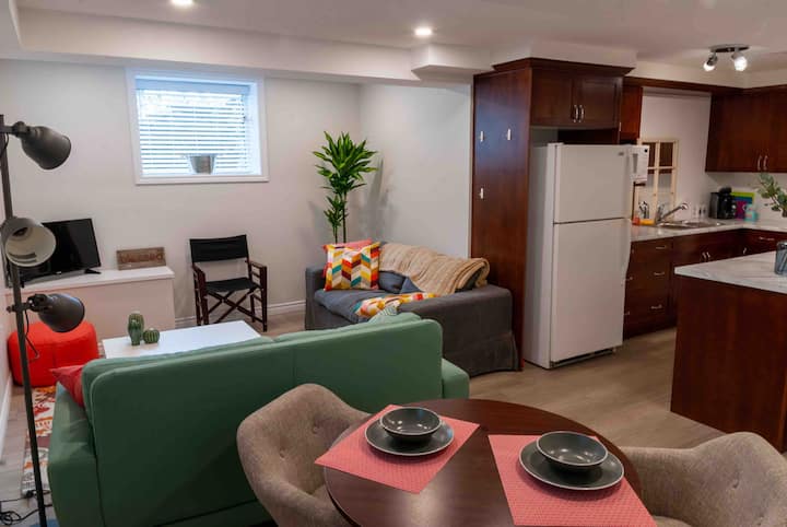 Waterdown Hideaway. Separate 2 Bedroom 1 Bath Apt. - Burlington