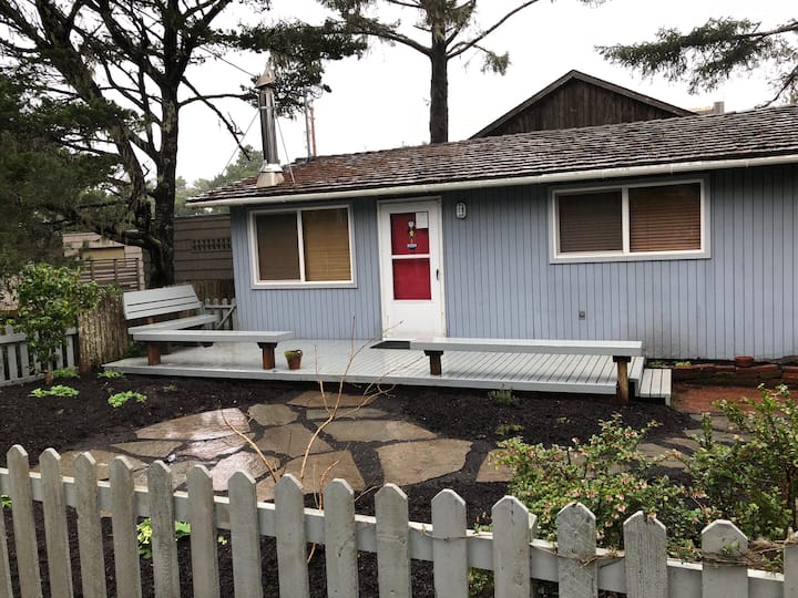 Cozy Cottage In The Village Of Neskowin - Neskowin, OR