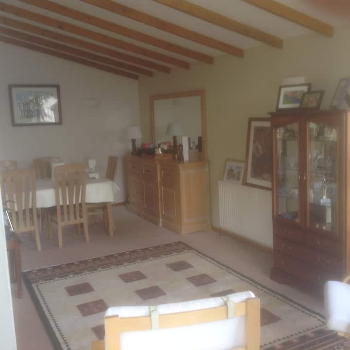 Comfy Friendly Modern Home - Banchory