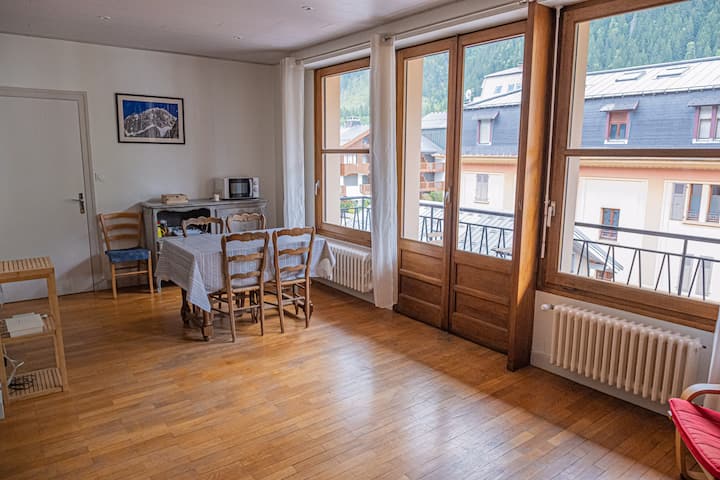 Cozy 1 bedroom apartment in central Chamonix - Condominiums for Rent in ...