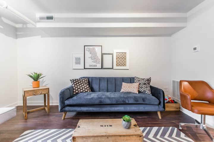 Lovely Chicago Apt | Hip Location W/ Top Food - Chicago, IL
