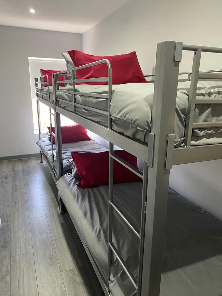7 Bedroom Stag & Hen Apartment Sleeps 24 Liverpool - Liverpool