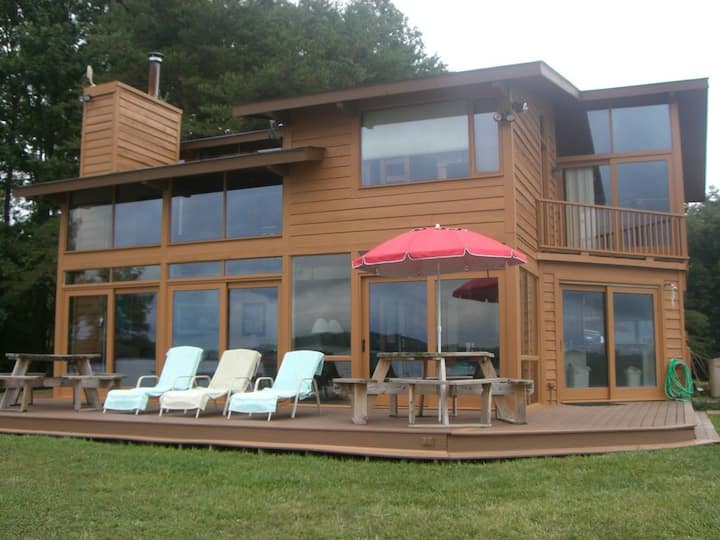 Pop's Lake House - Lake Anna, VA