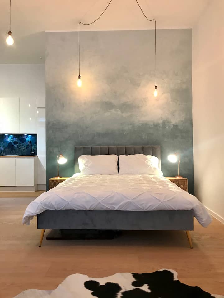 Designer Open Plan Modern Apartment Near The River - Berlin