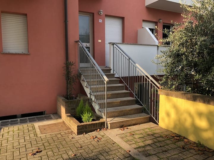 Casa Con Ingresso Indipendente, Posto Auto Privato - Fano