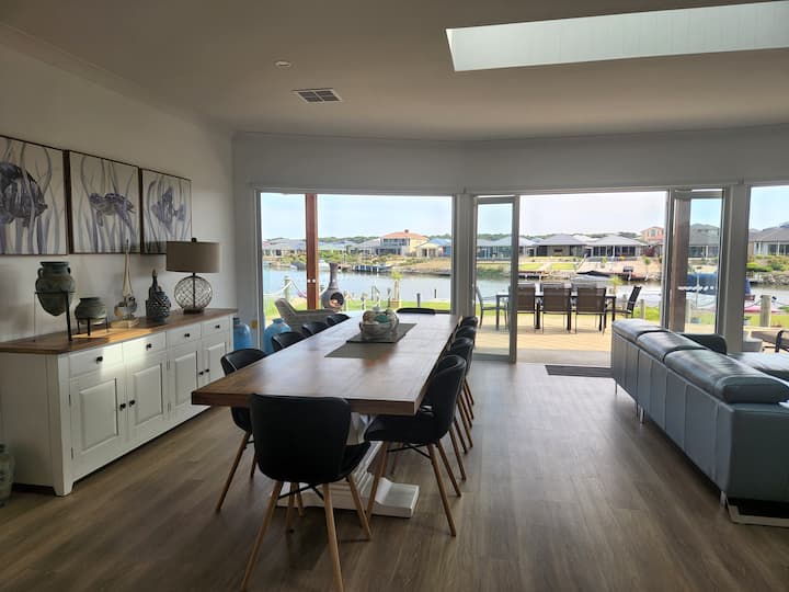 Beautiful Waterfront Home With Kyacks - Hindmarsh Island