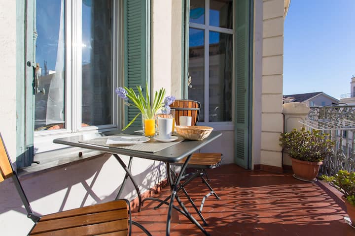 Cozy 2 Level Apartment In The Heart Of Old Town - Cannes