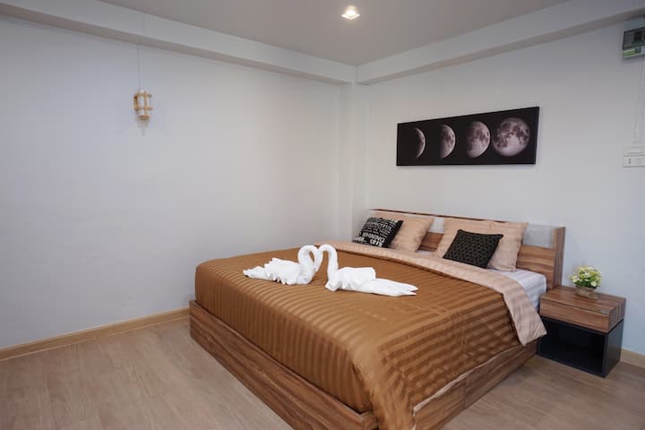 Best & Cheap Private Room Near Khaosan/mrt Samyot! - Bangkok