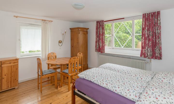Lovely Cottage Style Bedroom - Heidelberg