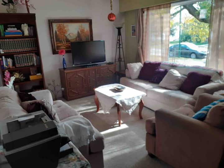 Cozy, Friendly & Newly Renovated Room - Winnipeg