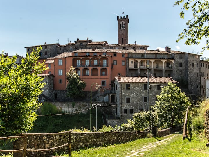 Charming Home in Tuscan hill town - Townhouses for Rent in Gioviano ...