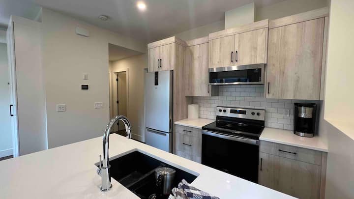 Brand New 1 Bdrm Apartment | Mountain Views - Fernie