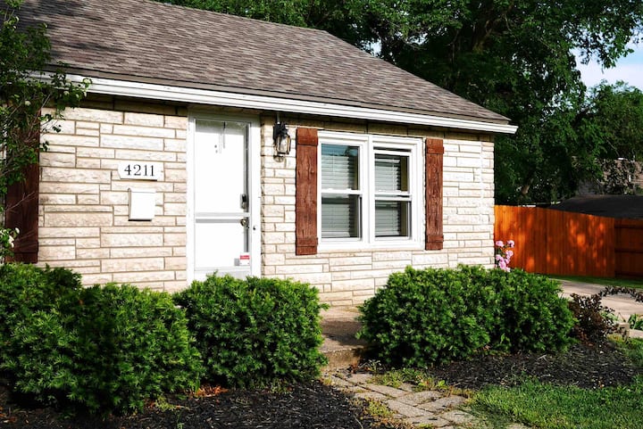Rosedale Cottage - Kansas City, KS