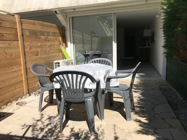 Studio Résidence Rez De Jardin Clim Wifi Parking - La Grande-Motte