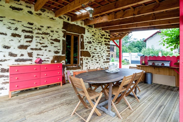 Maison En Pierre Avec Piscine - Salles
