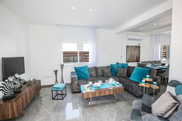 Marimar 4 Bedrooms Villa 100m From Sirena Beach - Protaras