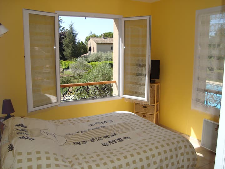 Alpes De Haute Provence . Lubéron . - Valensole