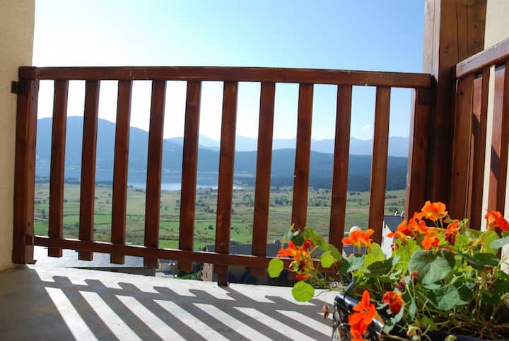 Appartement Vue Sur Le Lac, Garage Privé Et Wi-fi - Formiguères
