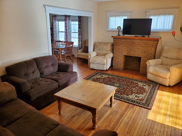 Dakota At Delaware - 4 Bed Apartment In North Buff - Buffalo, NY