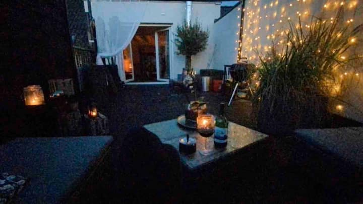 Stilvolle Wohnung Mit Dachterrasse Und Kamin - Wesseling