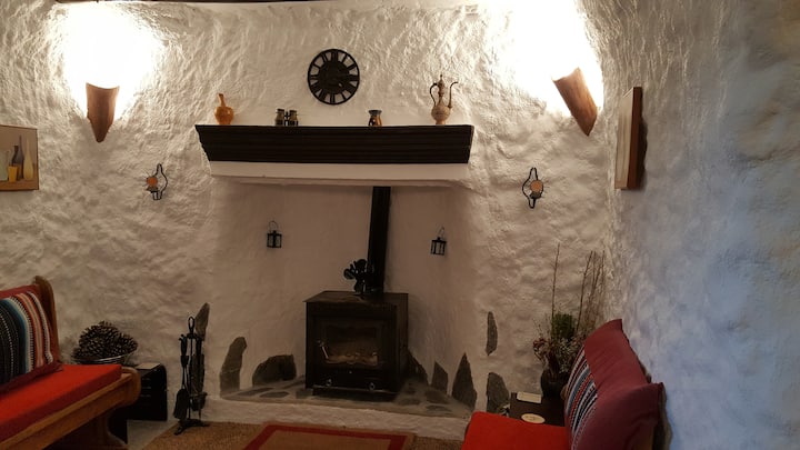 Cave House With Mountain Views - Huéscar