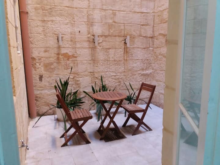 Au Rez-de-chaussée, Très Bien Situé à La Valette - Valletta