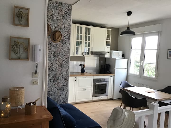 À 100 M De La Plage Et Des Commerces. - Luc-sur-Mer