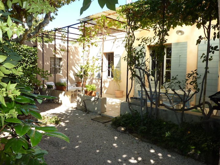 Maison Familiale (4 Ch) Belle Terrasse Ombragée. - Trets